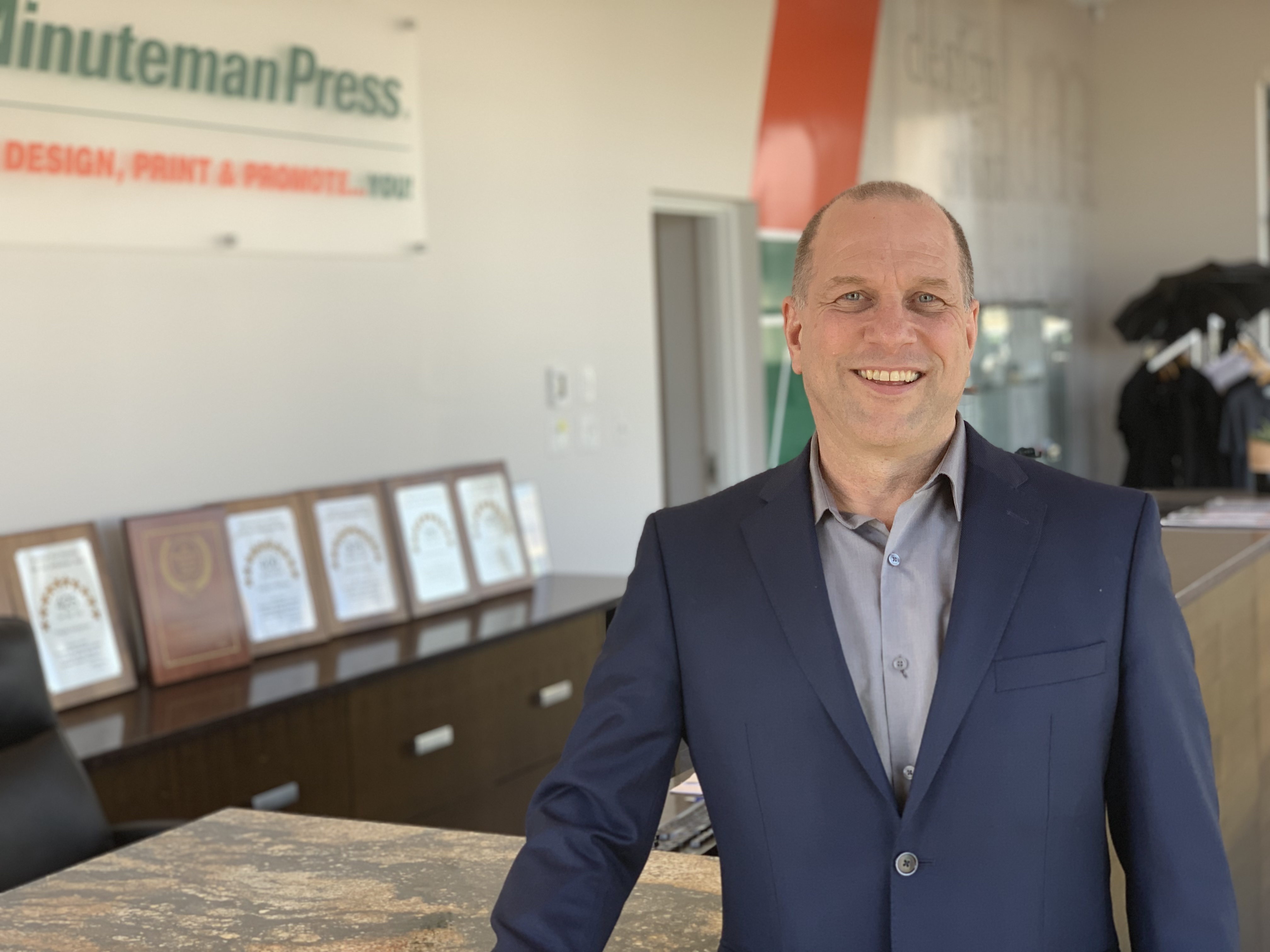 Doug Frederickson Celebrates 25 Years as Minuteman Press