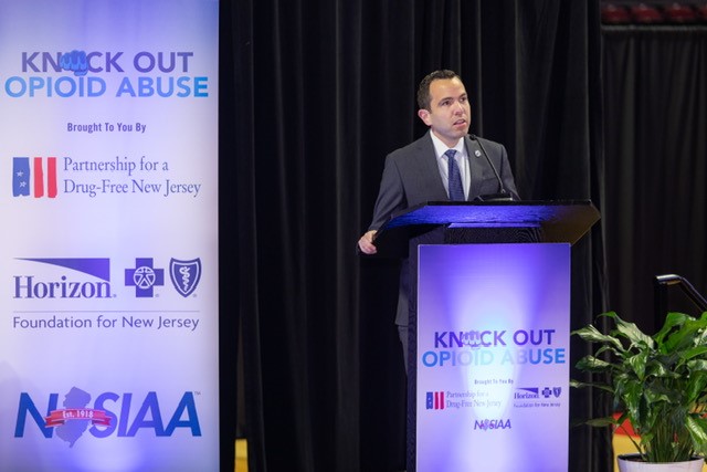 Former NFL Quarterback Ray Lucas Returns to Alma Mater to